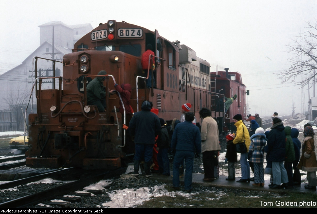 ICG 8024 on the Santa Claus Train